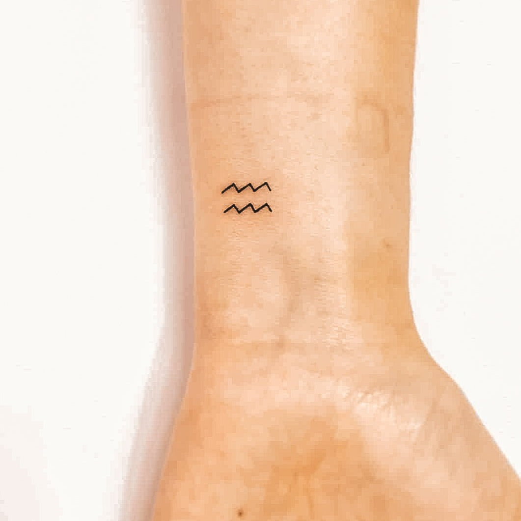 Wassermann Sternzeichen Symbol Tattoo Design